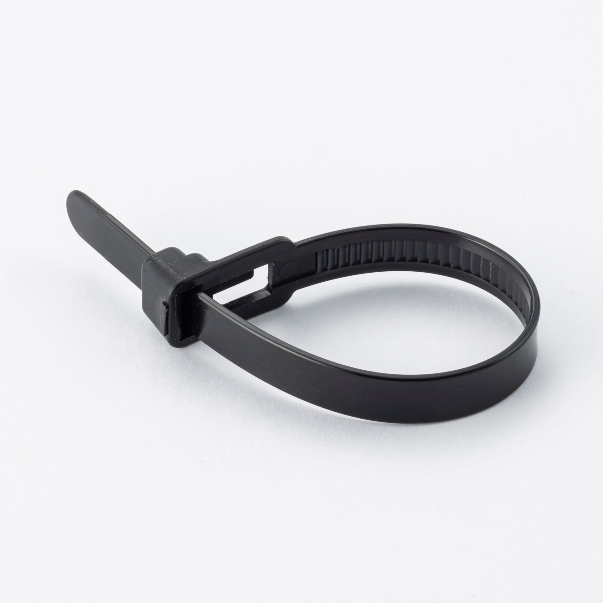 CLIP BAND