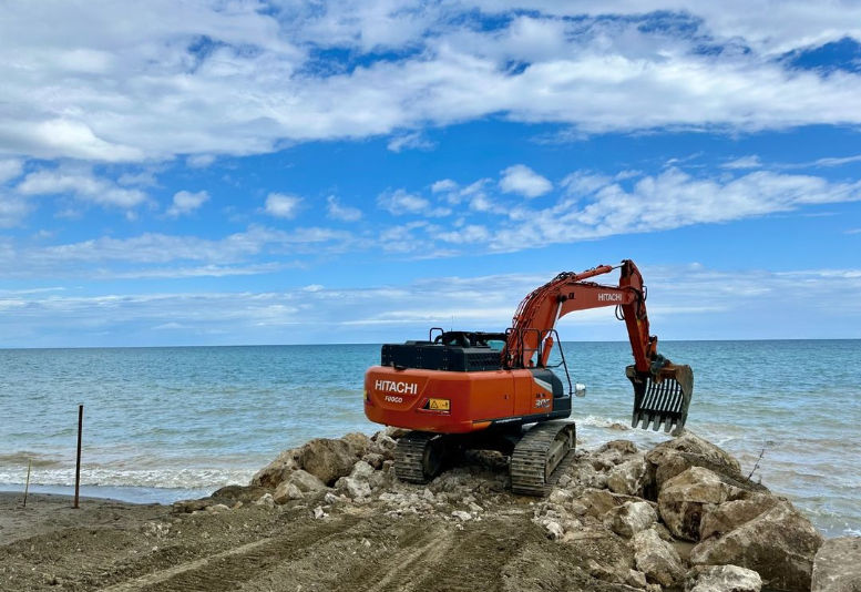 Hitachi machinery at work – 4 May - HitachiCM Europe