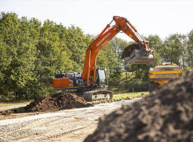 Dutch contractor takes delivery of first two Zaxis-7 medium excavators ...