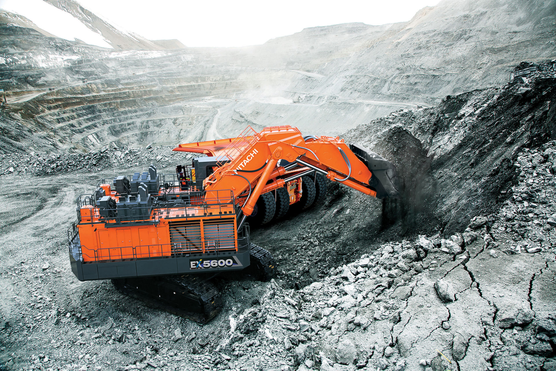 EX5600-7B Large Excavators - Hitachi Construction Machinery