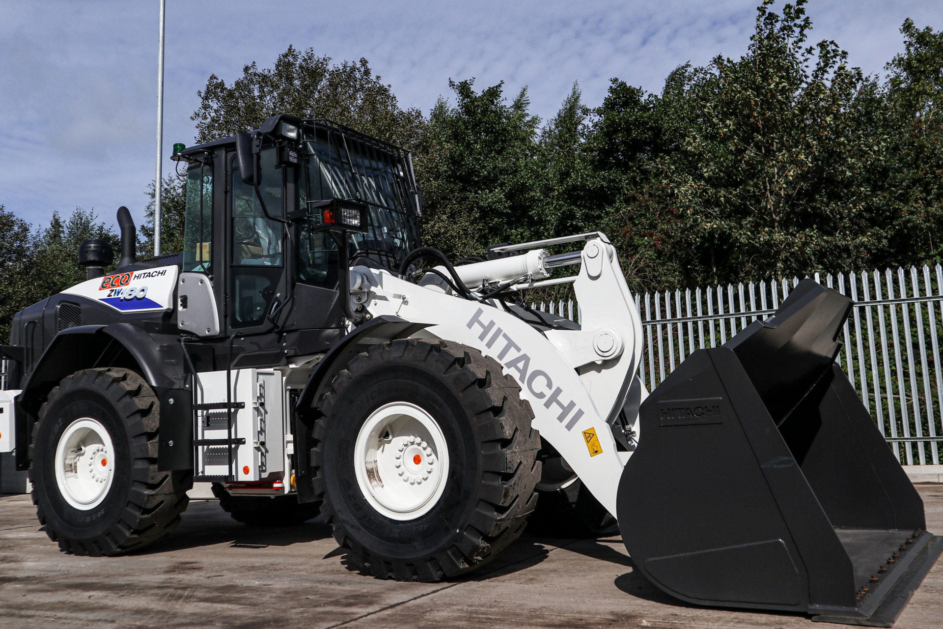 HITACHI CLEAN UP AT NEW RECYCLING PLANT - Hitachi Construction Machinery UK