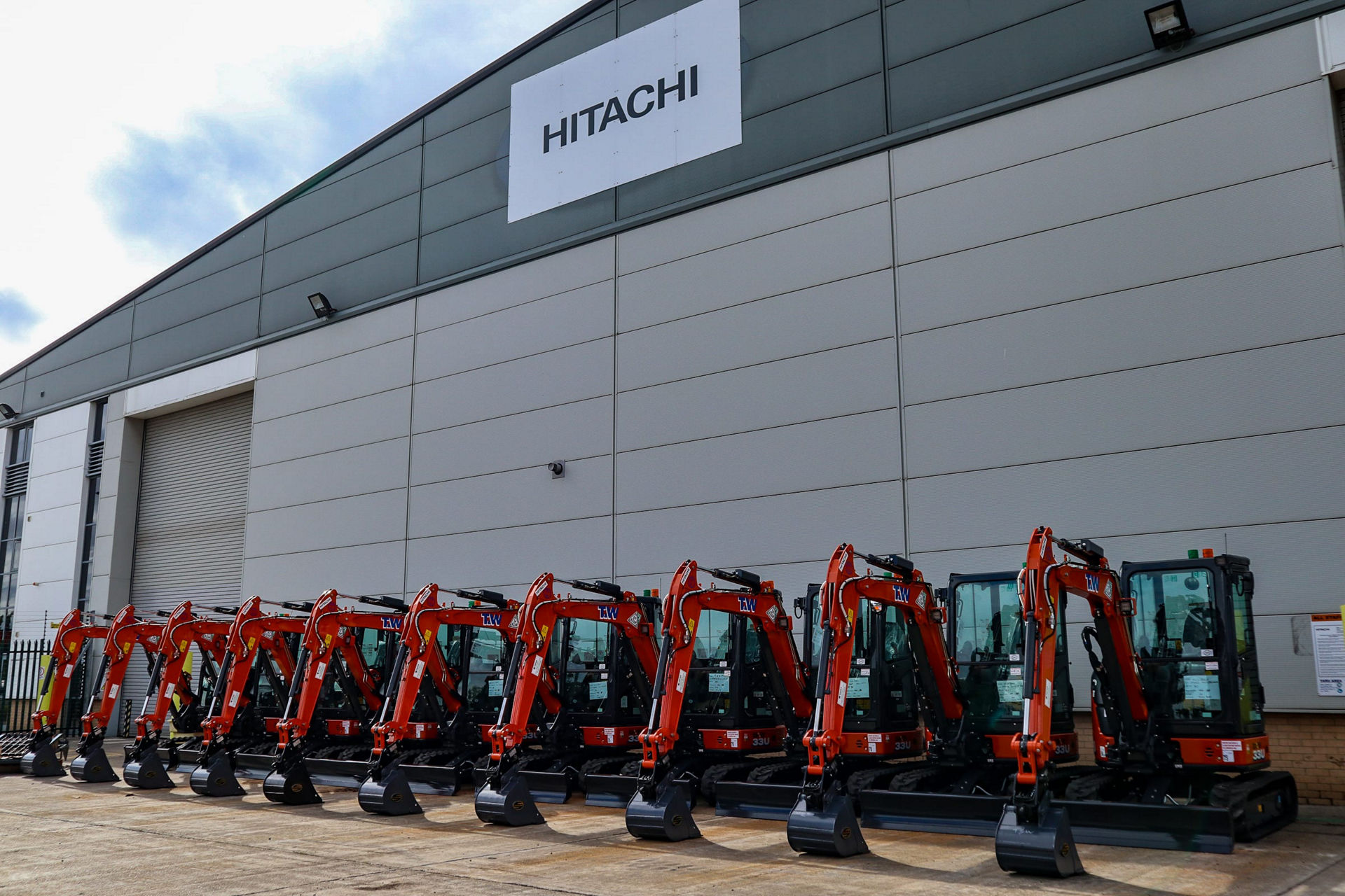 T & W Civil Engineering switch back to Hitachi - Hitachi Construction ...