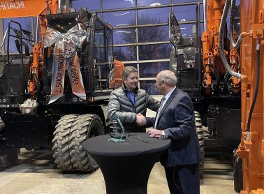 HCM NL delivers its 1,500th machine to T. v.d. Vlist - HitachiCM Europe