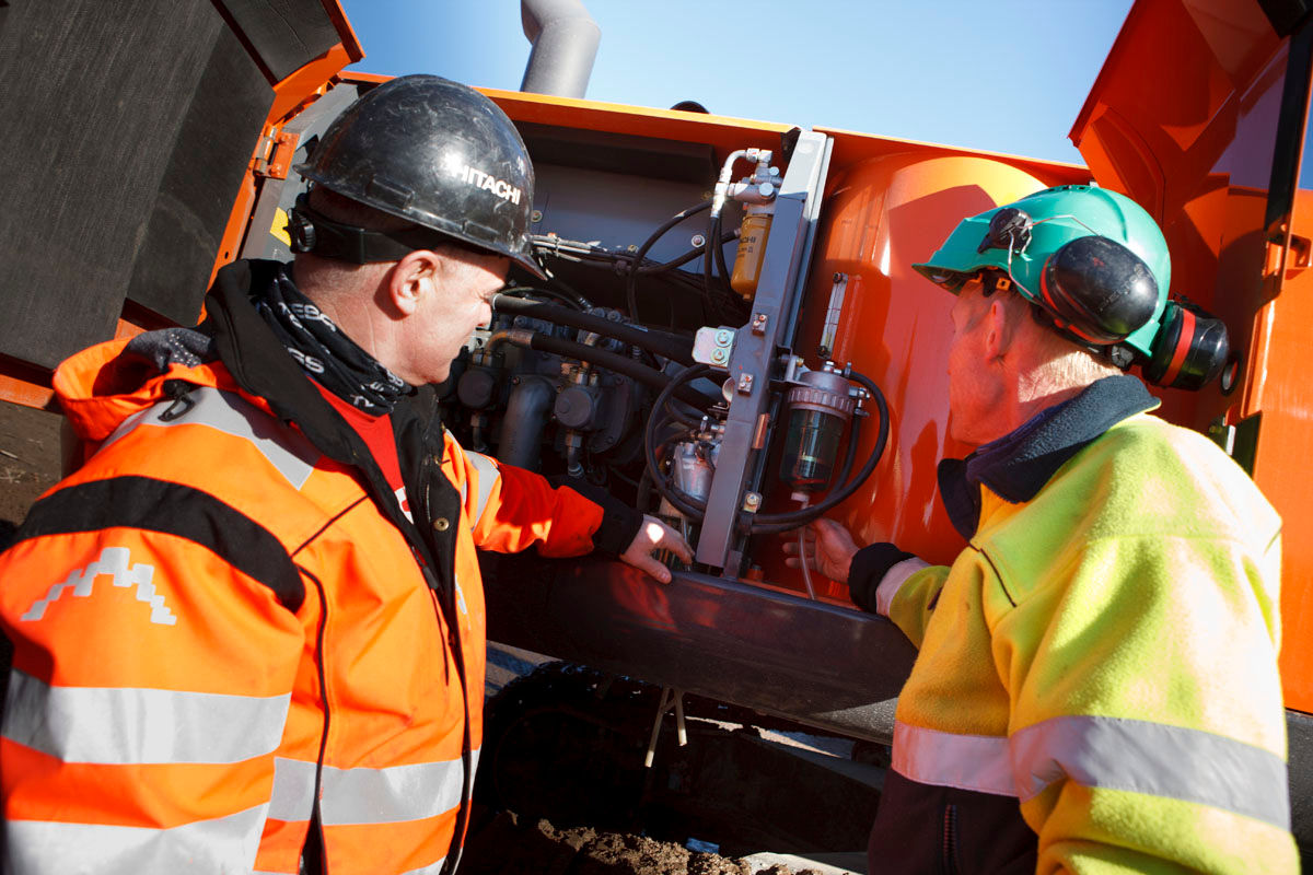 Six reasons to maintain your construction equipment - HitachiCM Europe