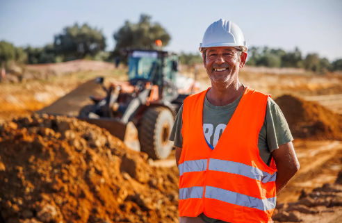 ZW220 7 wheel loader makes operator happy - HitachiCM Europe